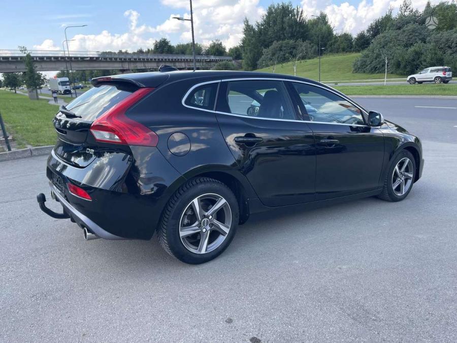 Melns Volvo V40 2015 Kauņa, ar dzinēja tilpumu 1.97 L un nobraukumu 258 tūkst. km par 6250 €, foto 11 vietnē AUTOMOTO.COM.LV