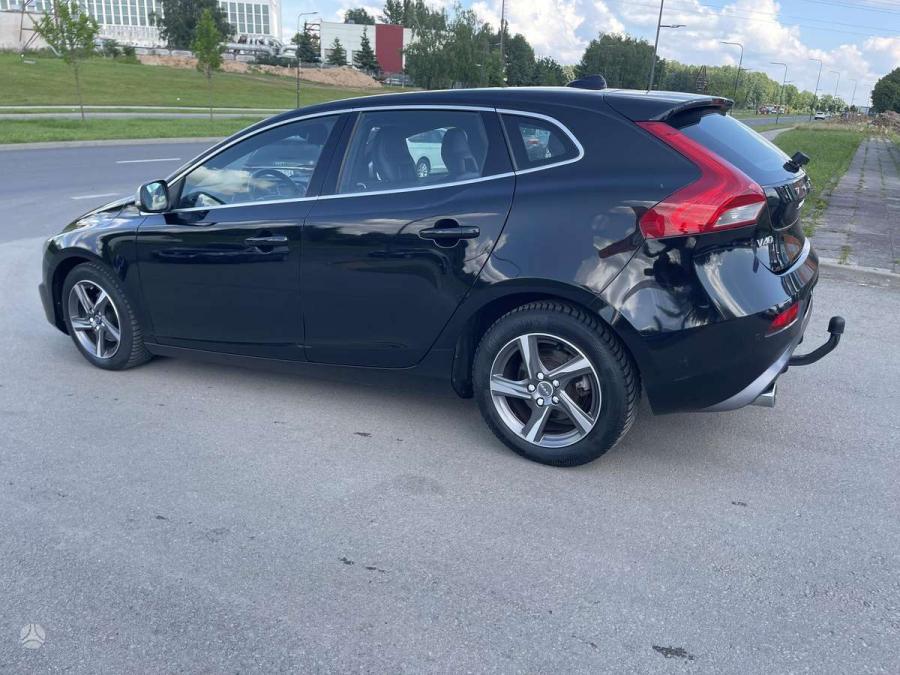 Melns Volvo V40 2015 Kauņa, ar dzinēja tilpumu 1.97 L un nobraukumu 258 tūkst. km par 6250 €, foto 15 vietnē AUTOMOTO.COM.LV