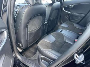 Melns Volvo V40 2015 Kauņa, ar dzinēja tilpumu 1.97 L un nobraukumu 258 tūkst. km par 6250 €, foto 26 vietnē AUTOMOTO.COM.LV