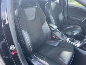 Melns Volvo V40 2015 Kauņa, ar dzinēja tilpumu 1.97 L un nobraukumu 258 tūkst. km par 6250 €, foto 30 vietnē AUTOMOTO.COM.LV