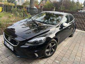 Melns Volvo V40 2015 Jelgava, ar dzinēja tilpumu 2.00 L un nobraukumu 224 tūkst. km par 6800 €, foto 3 vietnē AUTOMOTO.COM.LV