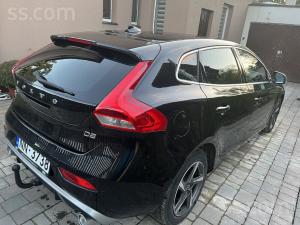 Melns Volvo V40 2015 Jelgava, ar dzinēja tilpumu 2.00 L un nobraukumu 224 tūkst. km par 6800 €, foto 4 vietnē AUTOMOTO.COM.LV