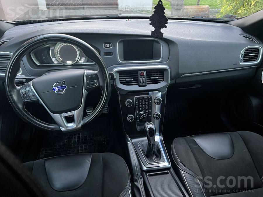 Melns Volvo V40 2015 Jelgava, ar dzinēja tilpumu 2.00 L un nobraukumu 224 tūkst. km par 6800 €, foto 6 vietnē AUTOMOTO.COM.LV