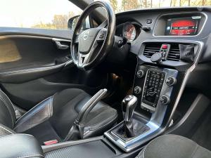 Melns Volvo V40 2015 Viļņa, ar dzinēja tilpumu 1.97 L un nobraukumu 280 tūkst. km par 3200 €, foto 16 vietnē AUTOMOTO.COM.LV