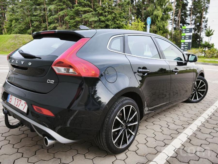 Black Volvo V40 2015 in Riga, with an engine capacity of 2.00 L and mileage of 0 thousand km for 6700 €, photo 5 on AUTOMOTO.COM.LV