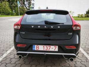 Black Volvo V40 2015 in Riga, with an engine capacity of 2.00 L and mileage of 0 thousand km for 6700 €, photo 7 on AUTOMOTO.COM.LV