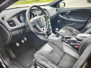Black Volvo V40 2015 in Riga, with an engine capacity of 2.00 L and mileage of 0 thousand km for 6700 €, photo 8 on AUTOMOTO.COM.LV