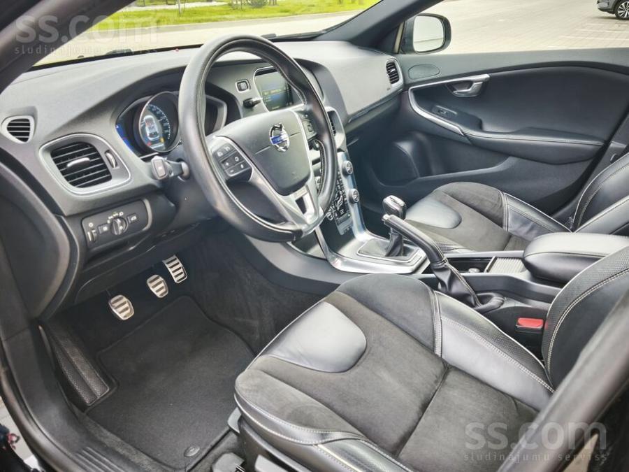 Black Volvo V40 2015 in Riga, with an engine capacity of 2.00 L and mileage of 0 thousand km for 6700 €, photo 8 on AUTOMOTO.COM.LV