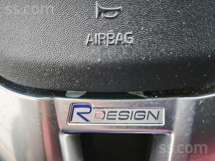 Black Volvo V40 2015 in Riga, with an engine capacity of 2.00 L and mileage of 0 thousand km for 6700 €, photo 18 on AUTOMOTO.COM.LV