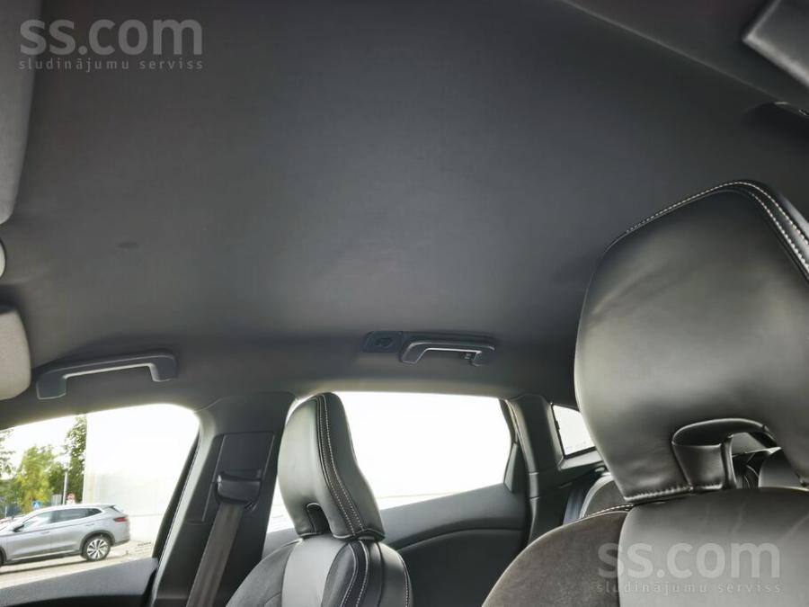 Black Volvo V40 2015 in Riga, with an engine capacity of 2.00 L and mileage of 0 thousand km for 6700 €, photo 19 on AUTOMOTO.COM.LV