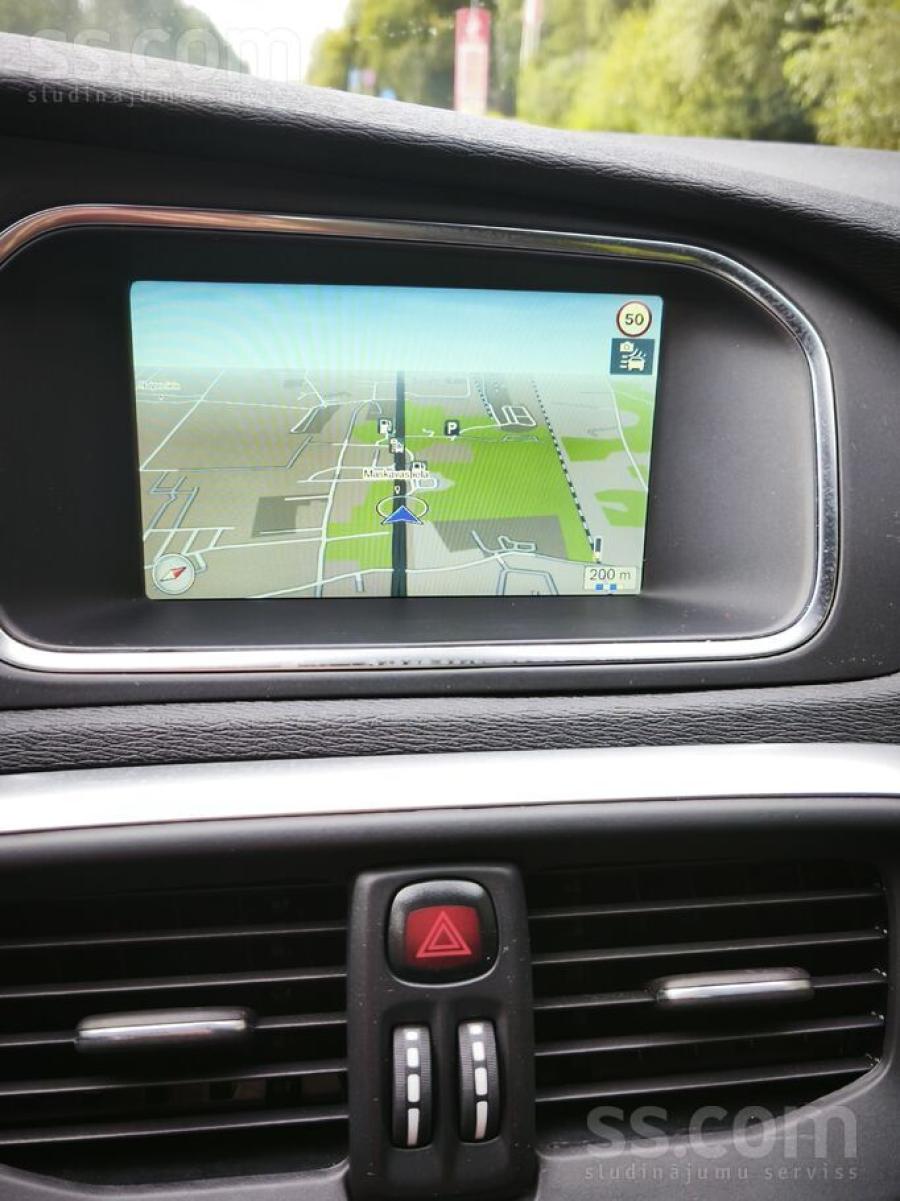 Black Volvo V40 2015 in Riga, with an engine capacity of 2.00 L and mileage of 0 thousand km for 6700 €, photo 20 on AUTOMOTO.COM.LV