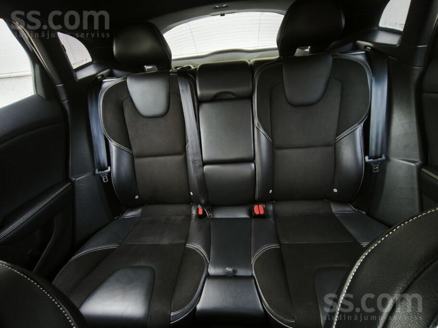 Black Volvo V40 2015 in Riga, with an engine capacity of 2.00 L and mileage of 0 thousand km for 6700 €, photo 21 on AUTOMOTO.COM.LV