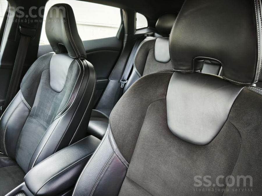 Black Volvo V40 2015 in Riga, with an engine capacity of 2.00 L and mileage of 0 thousand km for 6700 €, photo 22 on AUTOMOTO.COM.LV
