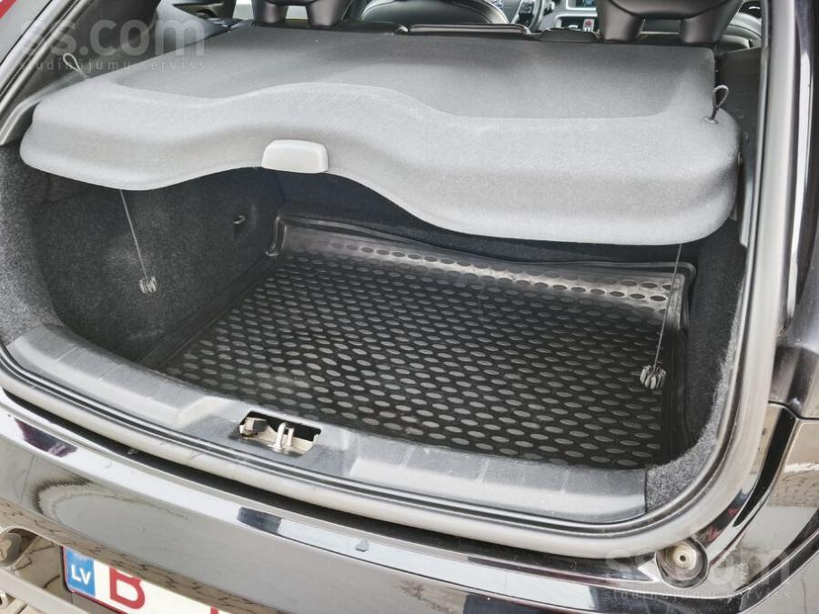 Black Volvo V40 2015 in Riga, with an engine capacity of 2.00 L and mileage of 0 thousand km for 6700 €, photo 24 on AUTOMOTO.COM.LV