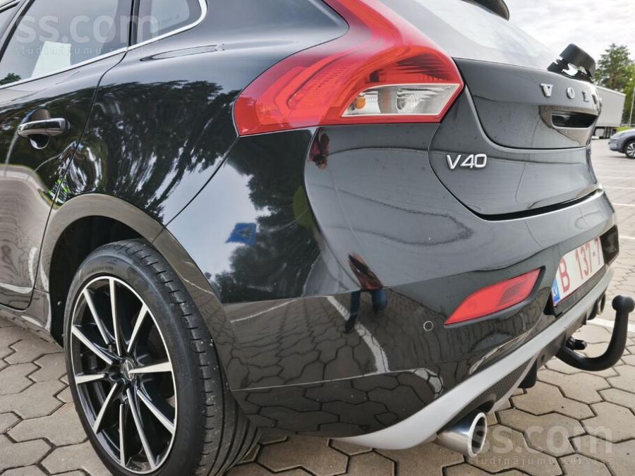 Black Volvo V40 2015 in Riga, with an engine capacity of 2.00 L and mileage of 0 thousand km for 6700 €, photo 26 on AUTOMOTO.COM.LV
