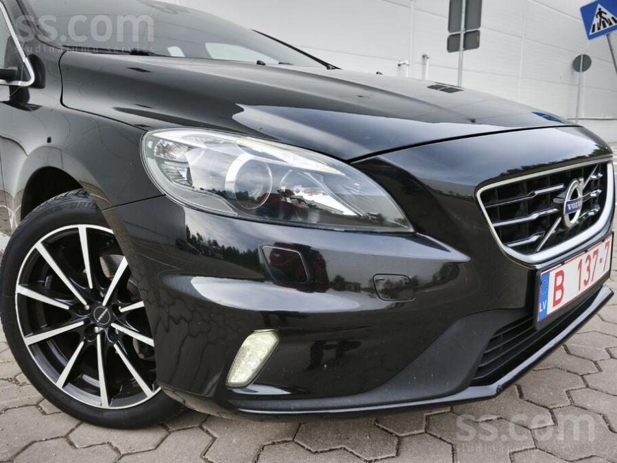 Black Volvo V40 2015 in Riga, with an engine capacity of 2.00 L and mileage of 0 thousand km for 6700 €, photo 28 on AUTOMOTO.COM.LV