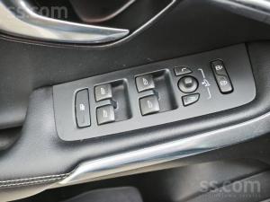 Black Volvo V40 2015 in Riga, with an engine capacity of 2.00 L and mileage of 0 thousand km for 6700 €, photo 32 on AUTOMOTO.COM.LV