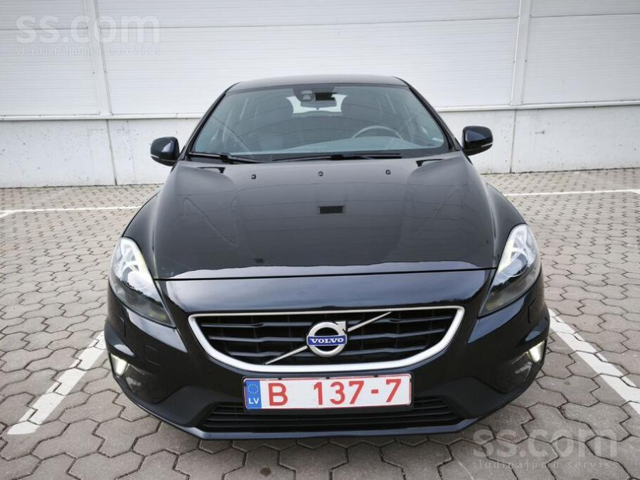 Black Volvo V40 2015 in Riga, with an engine capacity of 2.00 L and mileage of 0 thousand km for 6700 €, photo 35 on AUTOMOTO.COM.LV