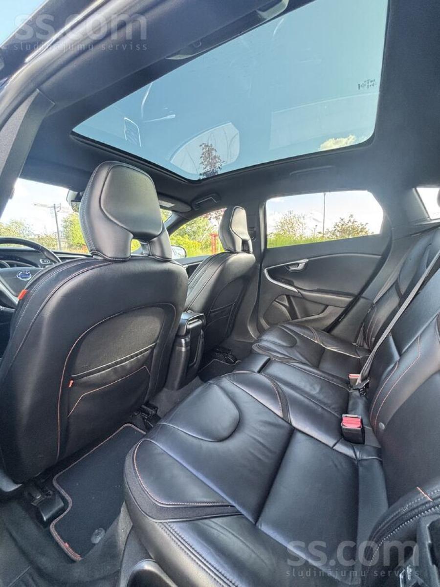 Melns Volvo V40 2015 Jelgava, ar dzinēja tilpumu 2.00 L un nobraukumu 251 tūkst. km par 5699 €, foto 9 vietnē AUTOMOTO.COM.LV