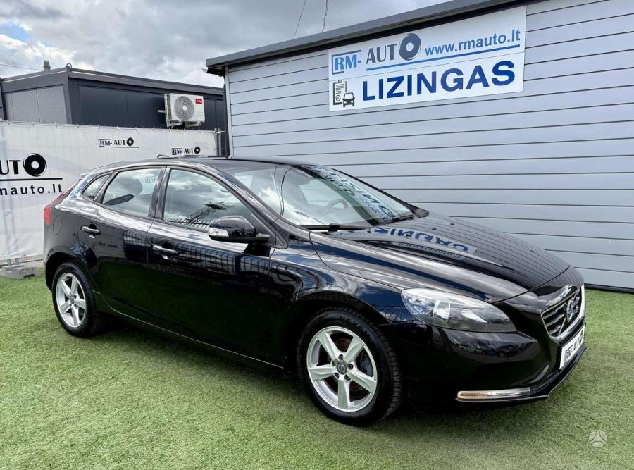 Melns Volvo V40 2015 Panevēža, ar dzinēja tilpumu 1.56 L un nobraukumu 166 tūkst. km par 6300 €, foto 3 vietnē AUTOMOTO.COM.LV