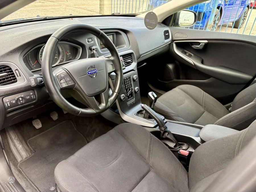 Melns Volvo V40 2015 Panevēža, ar dzinēja tilpumu 1.56 L un nobraukumu 166 tūkst. km par 6300 €, foto 8 vietnē AUTOMOTO.COM.LV