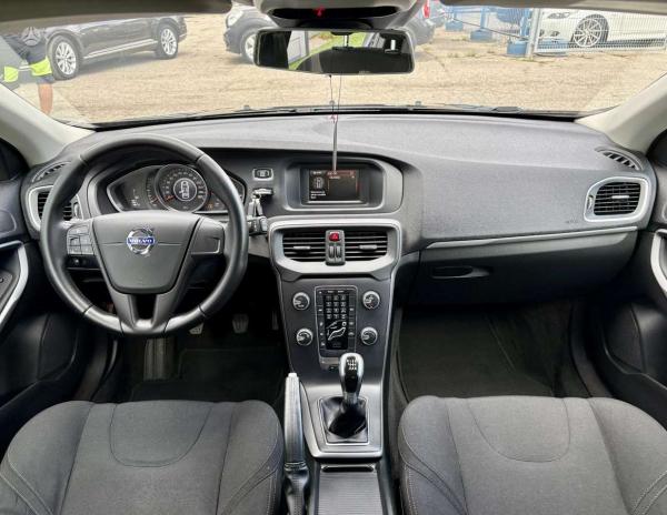 Melns Volvo V40 2015 Panevēža, ar dzinēja tilpumu 1.56 L un nobraukumu 166 tūkst. km par 6300 €, foto 9 vietnē AUTOMOTO.COM.LV