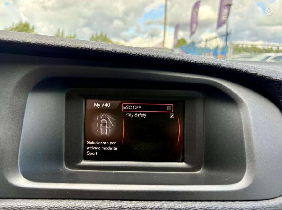 Melns Volvo V40 2015 Panevēža, ar dzinēja tilpumu 1.56 L un nobraukumu 166 tūkst. km par 6300 €, foto 12 vietnē AUTOMOTO.COM.LV