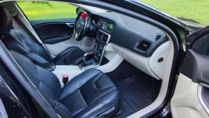 Melns Volvo V40 2015 Viļņa, ar dzinēja tilpumu 1.97 L un nobraukumu 235 tūkst. km par 6900 €, foto 14 vietnē AUTOMOTO.COM.LV