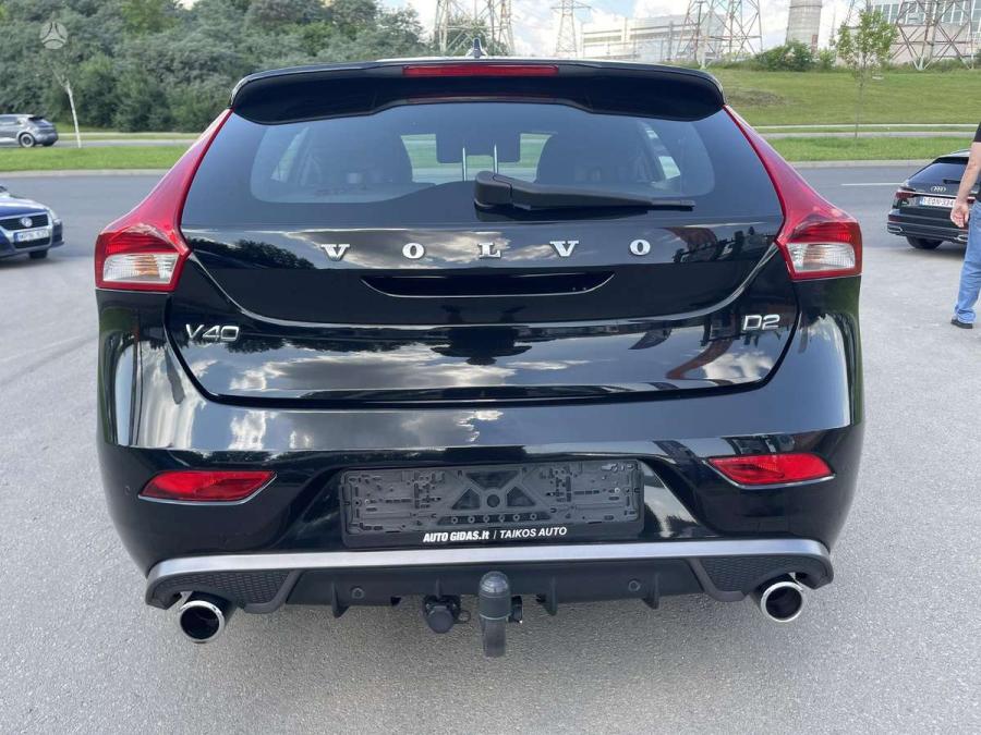 Black Volvo V40 2015 in Kaunas, with an engine capacity of 1.97 L and mileage of 258 thousand km for 5950 €, photo 13 on AUTOMOTO.COM.LV