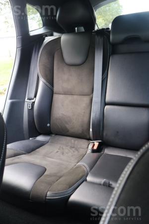 Black Volvo V40 2015 in Riga, with an engine capacity of 2.00 L and mileage of 190 thousand km for 7500 €, photo 7 on AUTOMOTO.COM.LV
