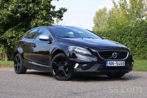 Black Volvo V40 2015 in Riga, with an engine capacity of 2.00 L and mileage of 190 thousand km for 7300 €, photo 7 on AUTOMOTO.COM.LV