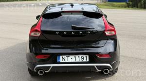 Melns Volvo V40 2015 Madona, ar dzinēja tilpumu 2.00 L un nobraukumu 221 tūkst. km par 6950 €, foto 5 vietnē AUTOMOTO.COM.LV