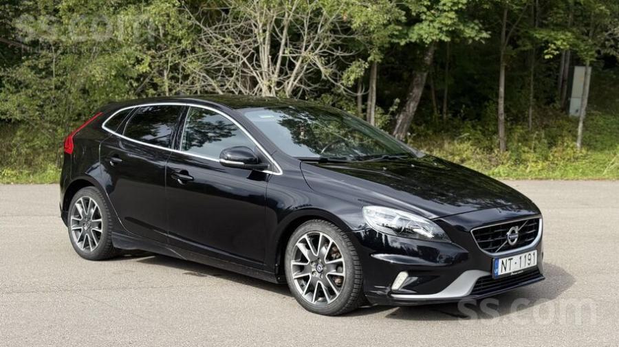 Melns Volvo V40 2015 Madona, ar dzinēja tilpumu 2.00 L un nobraukumu 221 tūkst. km par 6950 €, foto 8 vietnē AUTOMOTO.COM.LV
