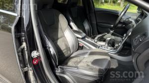 Melns Volvo V40 2015 Madona, ar dzinēja tilpumu 2.00 L un nobraukumu 221 tūkst. km par 6950 €, foto 10 vietnē AUTOMOTO.COM.LV