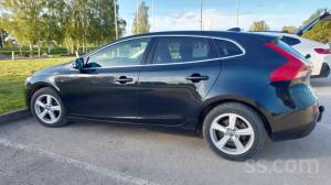 Melns Volvo V40 2015 Rīga, ar dzinēja tilpumu 1.60 L un nobraukumu 234 tūkst. km par 6500 €, foto 4 vietnē AUTOMOTO.COM.LV