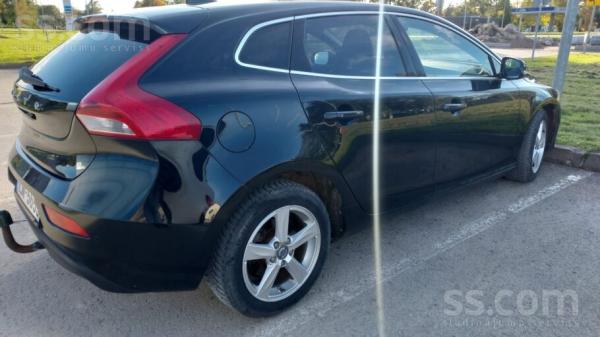 Melns Volvo V40 2015 Rīga, ar dzinēja tilpumu 1.60 L un nobraukumu 234 tūkst. km par 6500 €, foto 6 vietnē AUTOMOTO.COM.LV