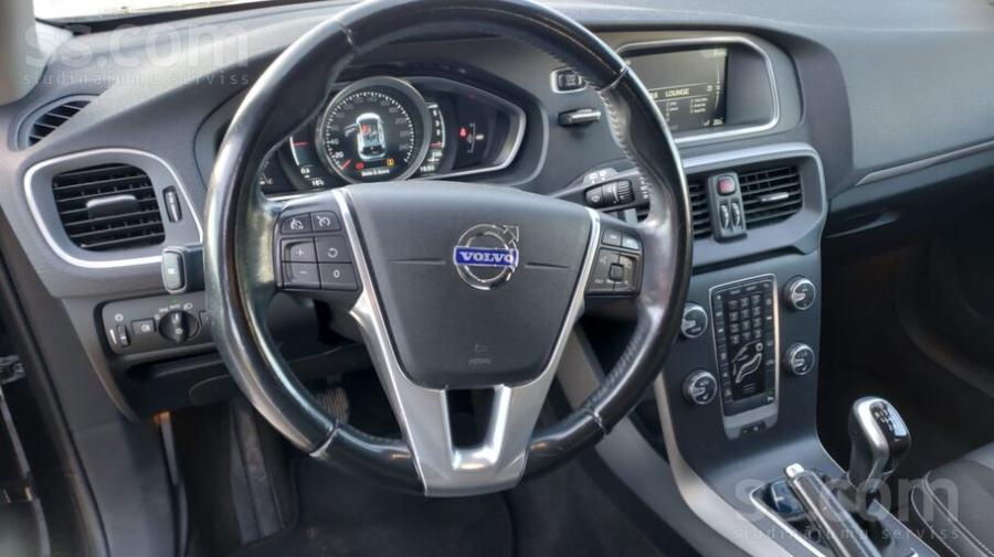 Melns Volvo V40 2015 Rīga, ar dzinēja tilpumu 1.60 L un nobraukumu 234 tūkst. km par 6500 €, foto 14 vietnē AUTOMOTO.COM.LV
