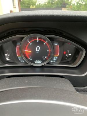 Black Volvo V40 2015 in Vilnius, with an engine capacity of 2.00 L and mileage of 326 thousand km for 6500 €, photo 10 on AUTOMOTO.COM.LV