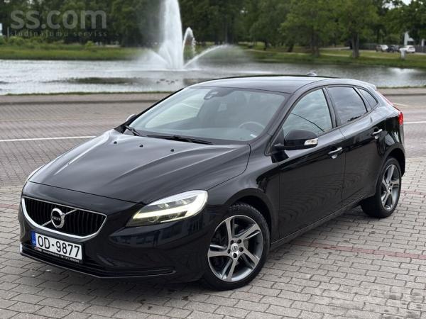Black Volvo V40 2016 in Ventspils, with an engine capacity of 2.00 L and mileage of 279 thousand km for 7490 €, photo 1 on AUTOMOTO.COM.LV