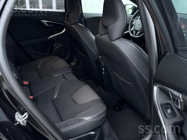 Black Volvo V40 2016 in Ventspils, with an engine capacity of 2.00 L and mileage of 279 thousand km for 7490 €, photo 9 on AUTOMOTO.COM.LV