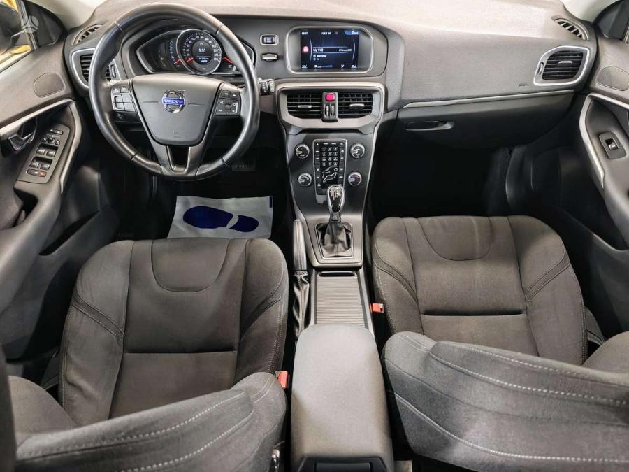 Melns Volvo V40 2016 Šauļi, ar dzinēja tilpumu 1.97 L un nobraukumu 243 tūkst. km par 7400 €, foto 9 vietnē AUTOMOTO.COM.LV