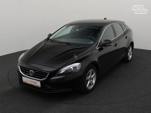 Black Volvo V40 2016 in Vilnius, with an engine capacity of 2.00 L and mileage of 203 thousand km for 8499 €, photo 1 on AUTOMOTO.COM.LV