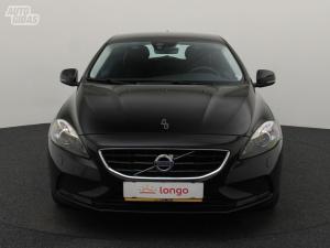 Black Volvo V40 2016 in Vilnius, with an engine capacity of 2.00 L and mileage of 203 thousand km for 8499 €, photo 3 on AUTOMOTO.COM.LV