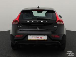 Black Volvo V40 2016 in Vilnius, with an engine capacity of 2.00 L and mileage of 203 thousand km for 8499 €, photo 5 on AUTOMOTO.COM.LV