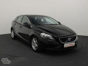 Black Volvo V40 2016 in Vilnius, with an engine capacity of 2.00 L and mileage of 203 thousand km for 8499 €, photo 10 on AUTOMOTO.COM.LV