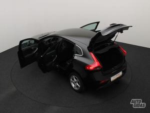 Black Volvo V40 2016 in Vilnius, with an engine capacity of 2.00 L and mileage of 203 thousand km for 8499 €, photo 13 on AUTOMOTO.COM.LV
