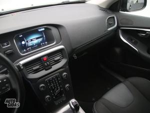 Black Volvo V40 2016 in Vilnius, with an engine capacity of 2.00 L and mileage of 203 thousand km for 8499 €, photo 21 on AUTOMOTO.COM.LV