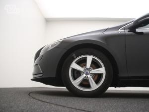 Black Volvo V40 2016 in Vilnius, with an engine capacity of 2.00 L and mileage of 203 thousand km for 8499 €, photo 28 on AUTOMOTO.COM.LV