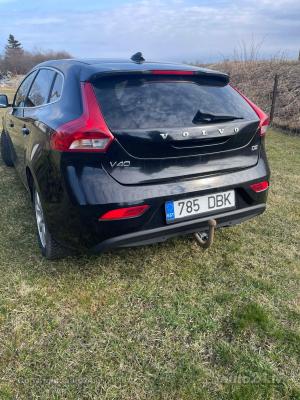 Black Volvo V40 2016 in Tallinn, with an engine capacity of 2.00 L and mileage of 213 thousand km for 9900 €, photo 3 on AUTOMOTO.COM.LV