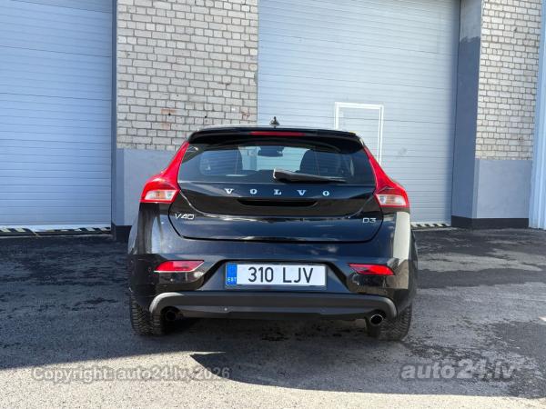 Black Volvo V40 2016 in Paide, with an engine capacity of 2.00 L and mileage of 285 thousand km for 7590 €, photo 6 on AUTOMOTO.COM.LV